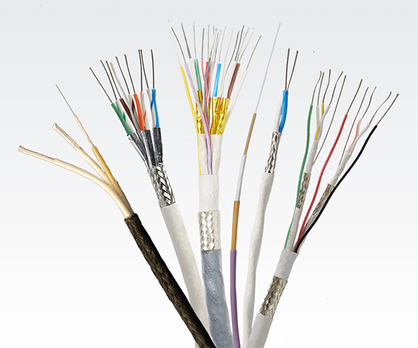GORE® DVI Cables for Defense Land Systems | Gore